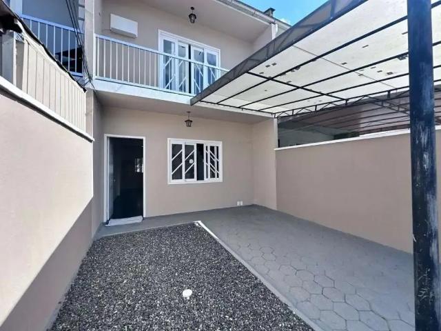 Casa / Sobrado para Venda em Joinville/SC Nova Brasília 3 Quartos