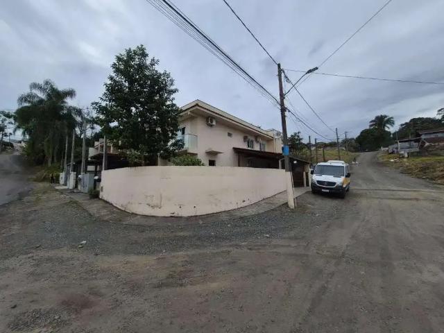 Casa / Sobrado para Venda em Joinville/SC Nova Brasília 3 Quartos
