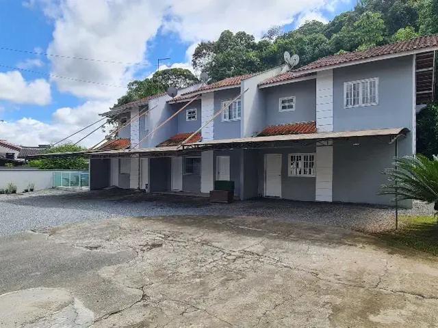 Casa / Sobrado para Venda em Joinville/SC Nova Brasília 3 Quartos