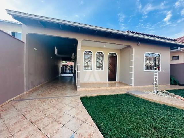 Casa / Sobrado para Venda em Joinville/SC Nova Brasília 3 Quartos