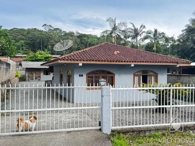 Casa / Sobrado para Venda em Joinville/SC Nova Brasília 3 Quartos