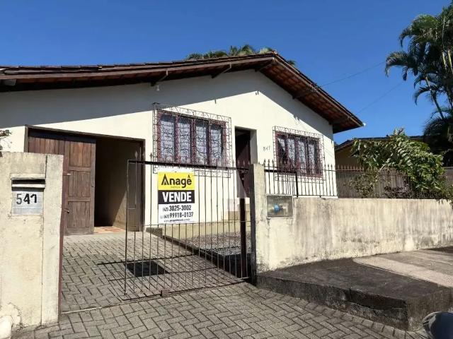 Casa / Sobrado para Venda em Joinville/SC Nova Brasília 4 Quartos