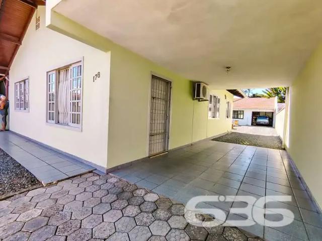 Casa / Sobrado para Venda em Joinville/SC Nova Brasília 4 Quartos