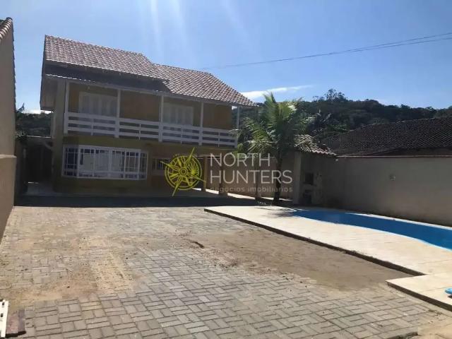 Casa / Sobrado para Venda em Joinville/SC Nova Brasília 4 Quartos