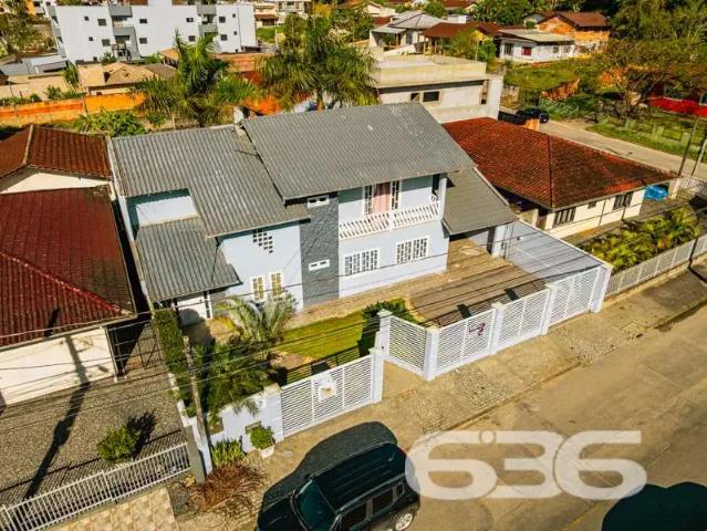 Casa / Sobrado para Venda em Joinville/SC Nova Brasília 5 Quartos