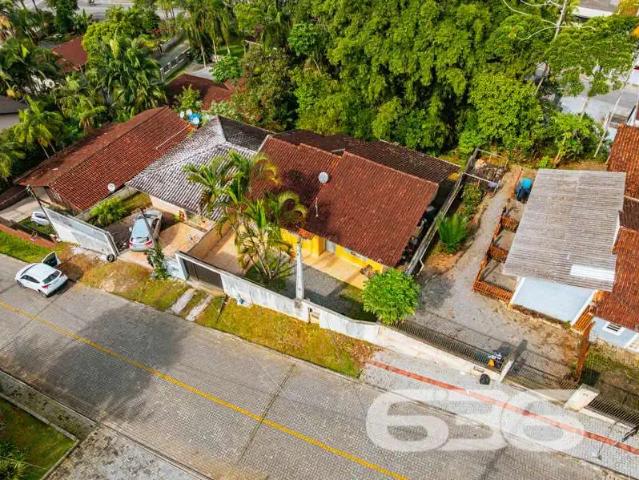 Casa / Sobrado para Venda em Joinville/SC Nova Brasília 5 Quartos