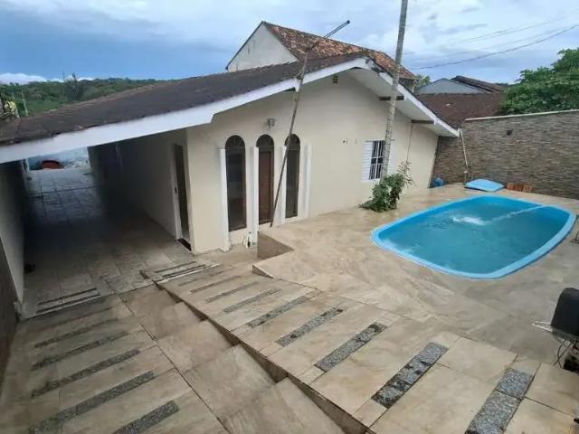 Casa / Sobrado para Venda em Joinville/SC Paranaguamirim 4 Quartos