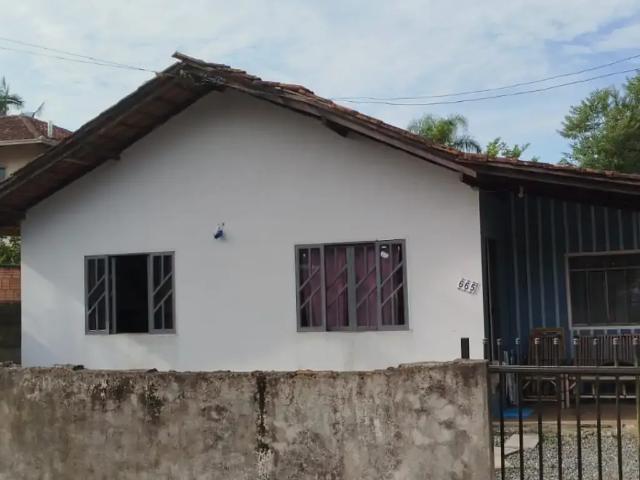 Casa / Sobrado para Venda em Joinville/SC Paranaguamirim 4 Quartos