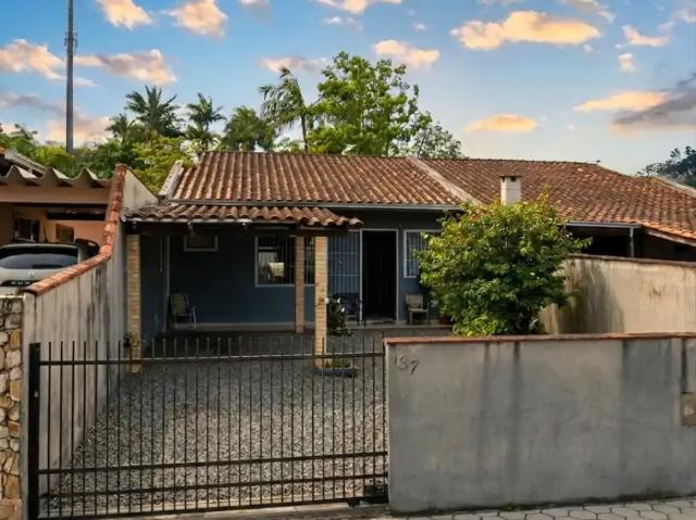 Casa / Sobrado para Venda em Joinville/SC Paranaguamirim
