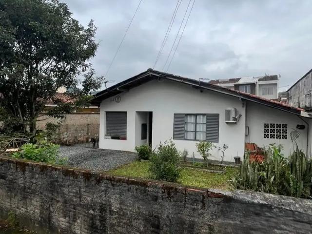 Casa / Sobrado para Venda em Joinville/SC Paranaguamirim 2 Quartos