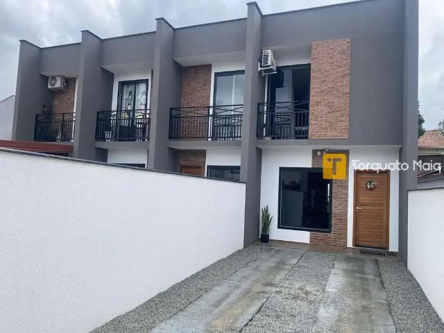 Casa / Sobrado para Venda em Joinville/SC Paranaguamirim 2 Quartos