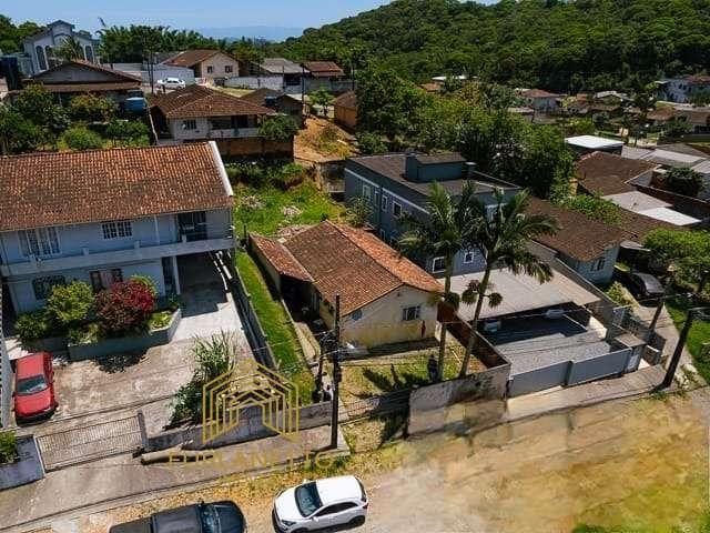 Casa / Sobrado para Venda em Joinville/SC Paranaguamirim 2 Quartos