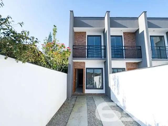 Casa / Sobrado para Venda em Joinville/SC Paranaguamirim 2 Quartos