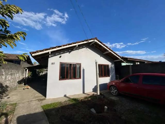 Casa / Sobrado para Venda em Joinville/SC Paranaguamirim 3 Quartos