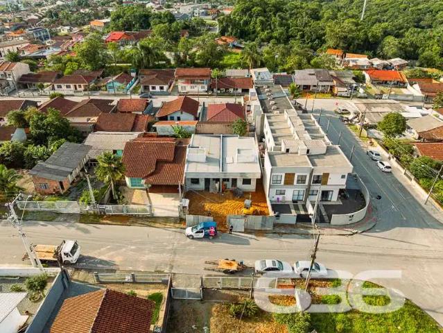 Casa / Sobrado para Venda em Joinville/SC Paranaguamirim 3 Quartos
