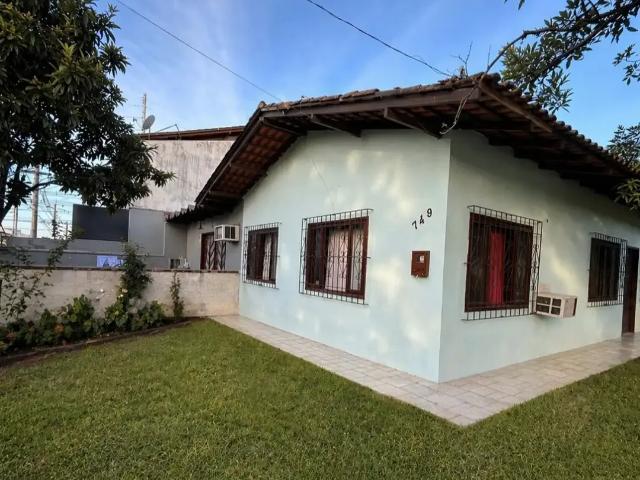 Casa / Sobrado para Venda em Joinville/SC Paranaguamirim 3 Quartos