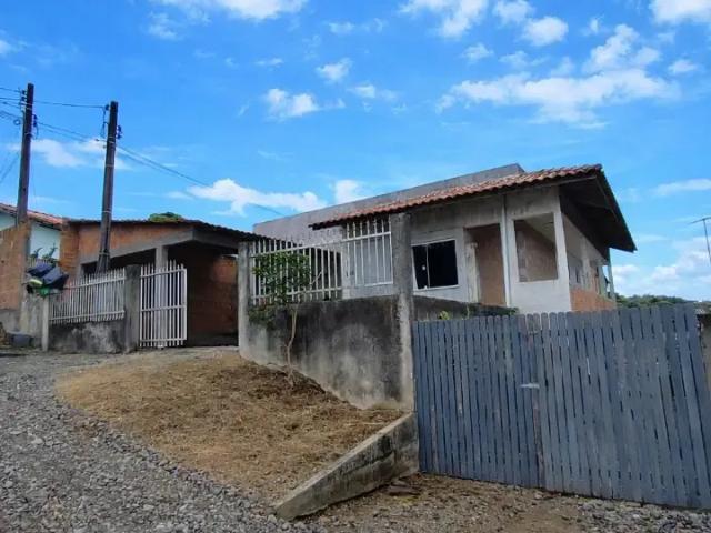 Casa / Sobrado para Venda em Joinville/SC Paranaguamirim 3 Quartos