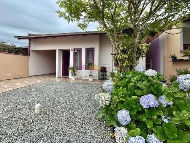 Casa / Sobrado para Venda em Joinville/SC Paranaguamirim 3 Quartos