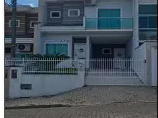 Casa / Sobrado para Venda em Joinville/SC Petrópolis 3 Quartos