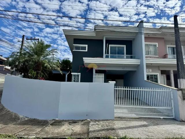 Casa / Sobrado para Venda em Joinville/SC Petrópolis 3 Quartos