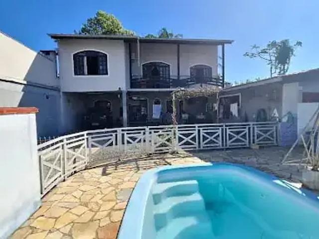 Casa / Sobrado para Venda em Joinville/SC Petrópolis 4 Quartos