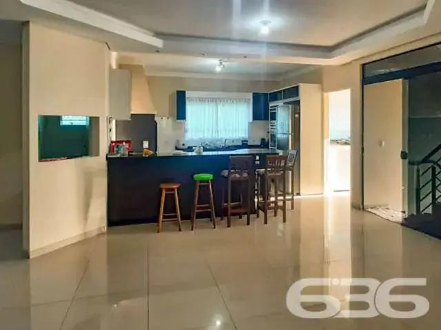 Casa / Sobrado para Venda em Joinville/SC Petrópolis 4 Quartos