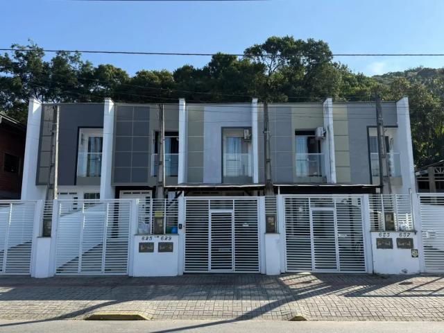 Casa / Sobrado para Venda em Joinville/SC Pirabeiraba 2 Quartos