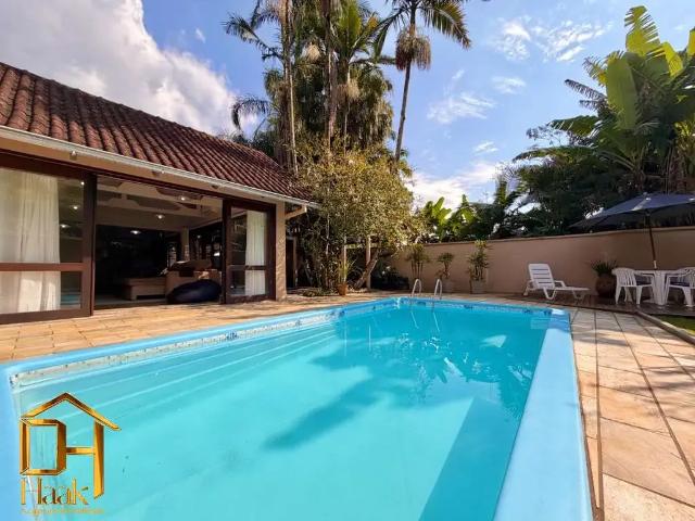 Casa / Sobrado para Venda em Joinville/SC Pirabeiraba 4 Quartos
