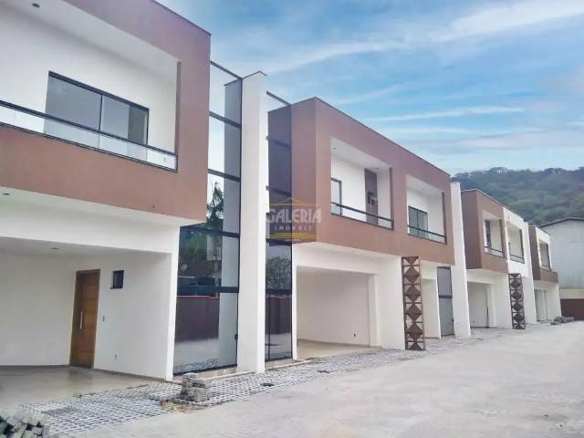 Casa / Sobrado para Venda em Joinville/SC São Marcos 3 Quartos