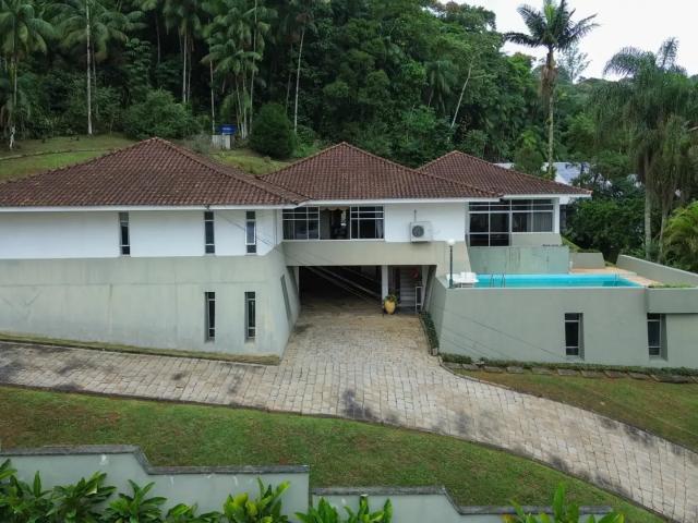 Casa / Sobrado para Venda em Joinville/SC Santa Catarina
