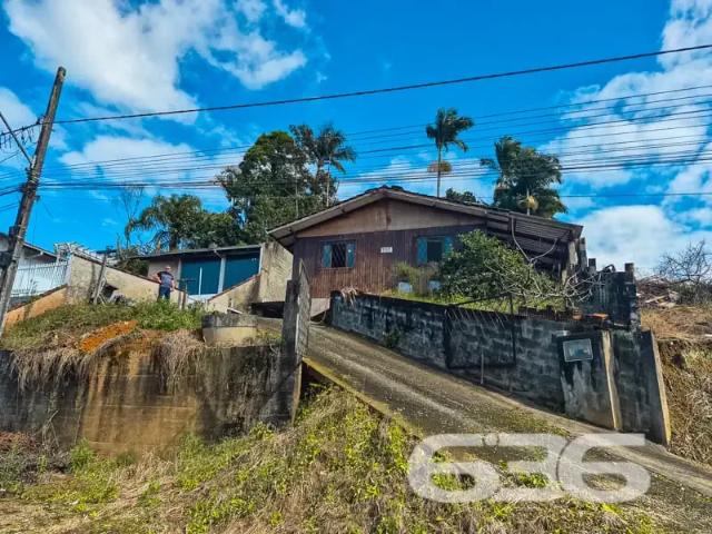 Casa / Sobrado para Venda em Joinville/SC Santa Catarina 3 Quartos