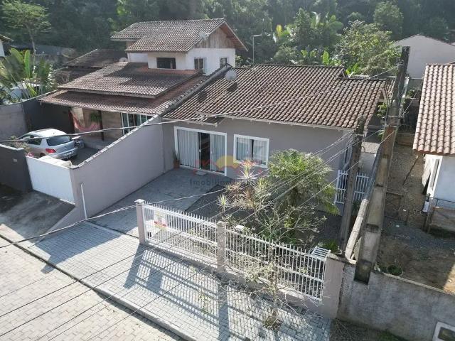 Casa / Sobrado para Venda em Joinville/SC Santa Catarina 3 Quartos