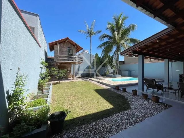 Casa / Sobrado para Venda em Joinville/SC Santo Antônio 3 Quartos