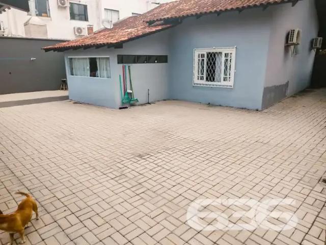 Casa / Sobrado para Venda em Joinville/SC Santo Antônio 4 Quartos