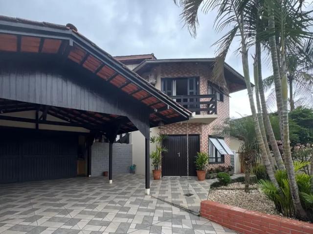 Casa / Sobrado para Venda em Joinville/SC Santo Antônio 4 Quartos