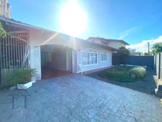 Casa / Sobrado para Venda em Joinville/SC Santo Antônio 5 Quartos