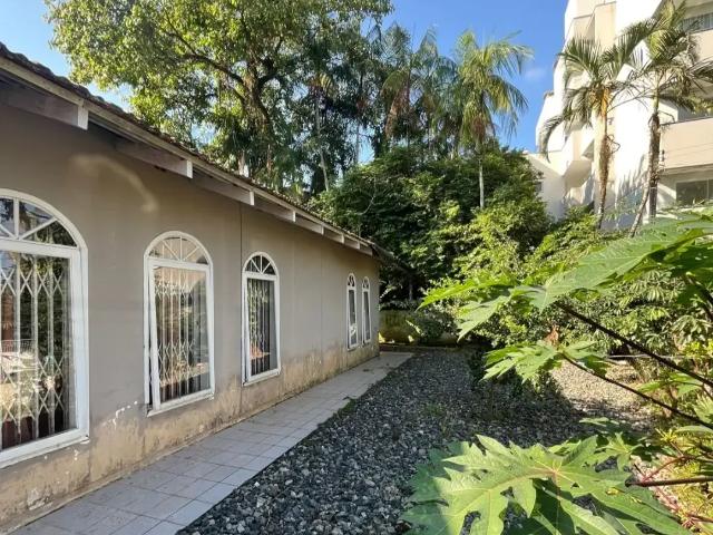 Casa / Sobrado para Venda em Joinville/SC Saguaçu 1 Quartos