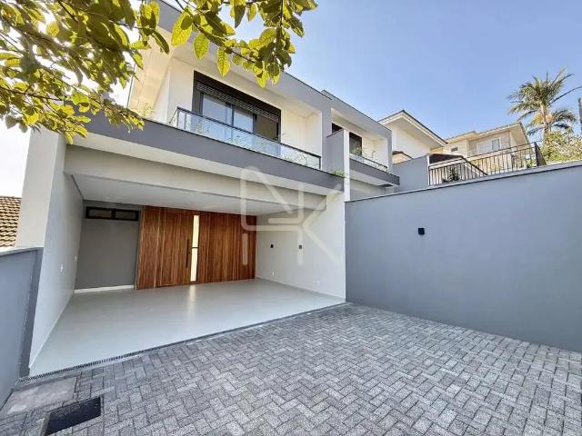 Casa / Sobrado para Venda em Joinville/SC Saguaçu 3 Quartos