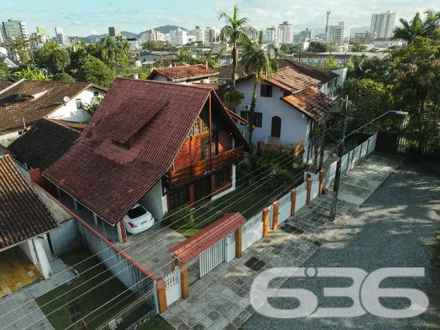 Casa / Sobrado para Venda em Joinville/SC Saguaçu 3 Quartos