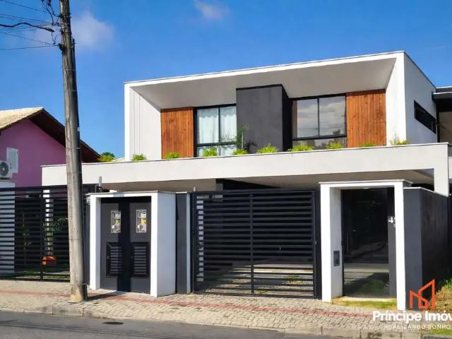 Casa / Sobrado para Venda em Joinville/SC Saguaçu 3 Quartos