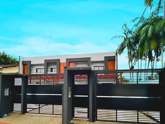 Casa / Sobrado para Venda em Joinville/SC Saguaçu 3 Quartos