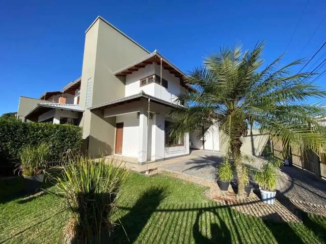 Casa / Sobrado para Venda em Joinville/SC Saguaçu 3 Quartos