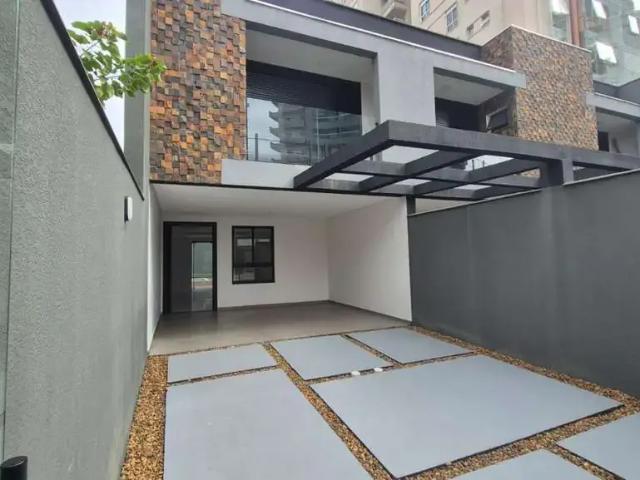 Casa / Sobrado para Venda em Joinville/SC Saguaçu 3 Quartos