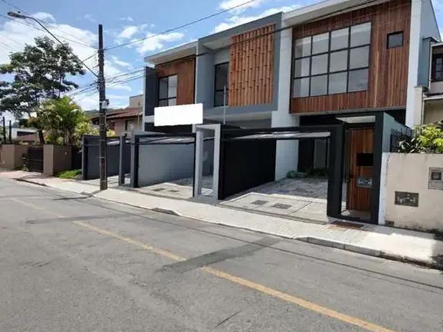 Casa / Sobrado para Venda em Joinville/SC Saguaçu 3 Quartos
