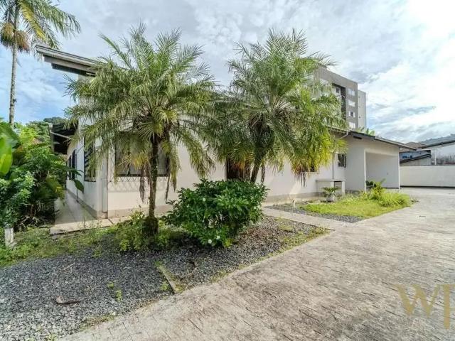 Casa / Sobrado para Venda em Joinville/SC Saguaçu 3 Quartos