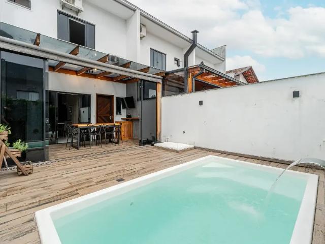 Casa / Sobrado para Venda em Joinville/SC Saguaçu 3 Quartos