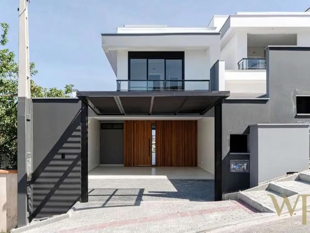 Casa / Sobrado para Venda em Joinville/SC Saguaçu 3 Quartos