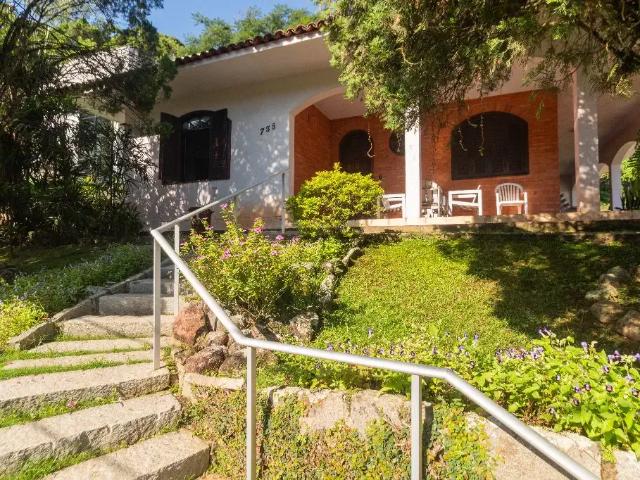 Casa / Sobrado para Venda em Joinville/SC Saguaçu 3 Quartos
