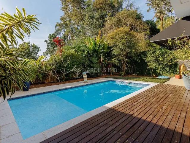 Casa / Sobrado para Venda em Joinville/SC Saguaçu 3 Quartos