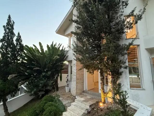 Casa / Sobrado para Venda em Joinville/SC Saguaçu 3 Quartos